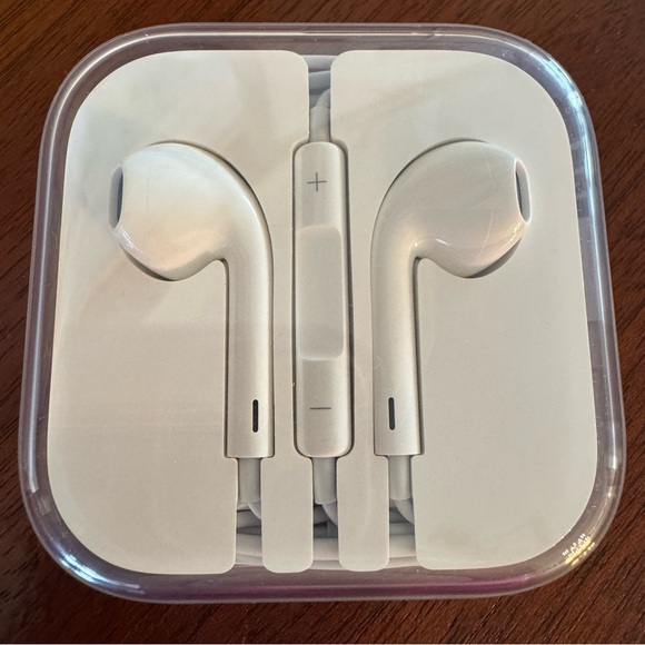 Apple | Headphones | New Apple Wired Earbuds | Poshmark